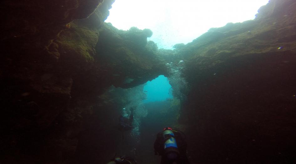 Sheraton Caverns Dive Site | Scuba Diving Kauai